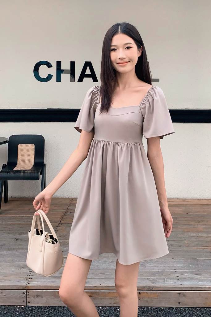 Heartsong Flutter Sleeves Dress Cocoa – Hollyhoque