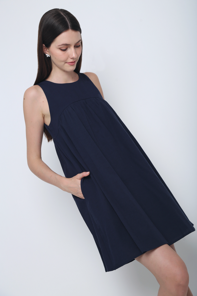 Anya Basic Sleeveless Dress Navy – Hollyhoque