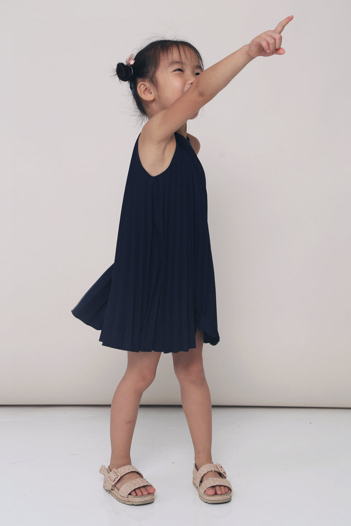 CNY MINI Hope Pressed Pleat Dress Navy – Hollyhoque
