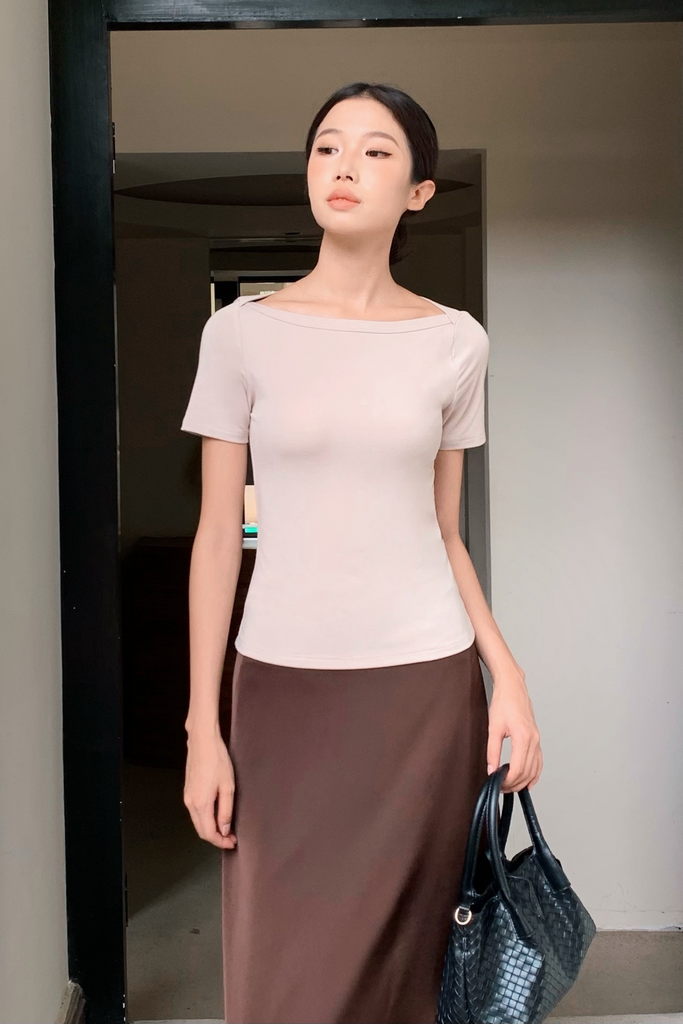 Unwind Boat Neck Mochie Tee Oat – Hollyhoque